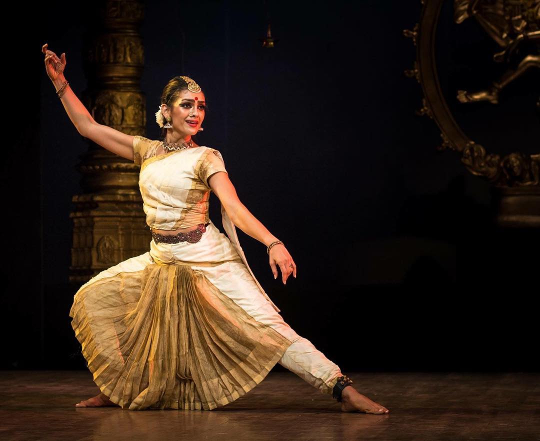 Rukmini Vijayakumar Dances Bharathanatyam To Rap About Discrimination ...