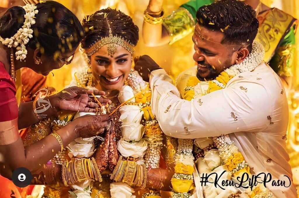 Pashini And Kesavan Tie the Knot in Style and Grandeur! - Varnam MY