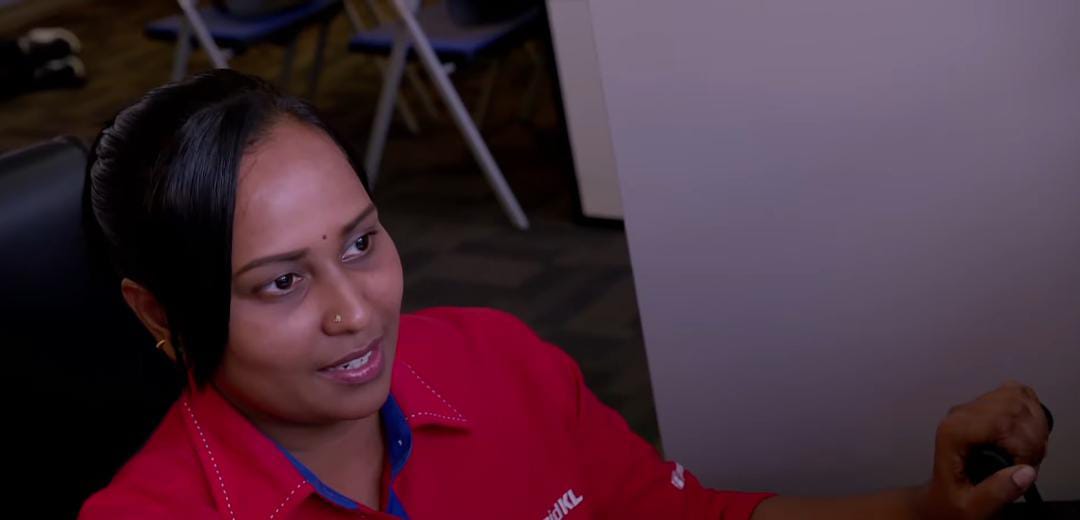 Meet Uma Devi Rengasamy, The First Malaysian Indian Woman LRT Driver ...