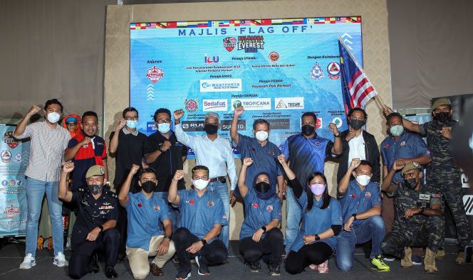 National Climber and Everest Conqueror Datuk N.Mohanadas Showers KAME ...