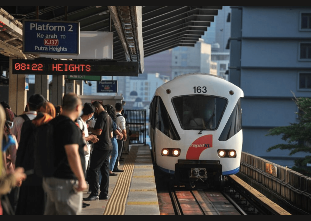 RapidKL: Users Burst Out Their Disappointment Due To Sudden LRT Shut ...